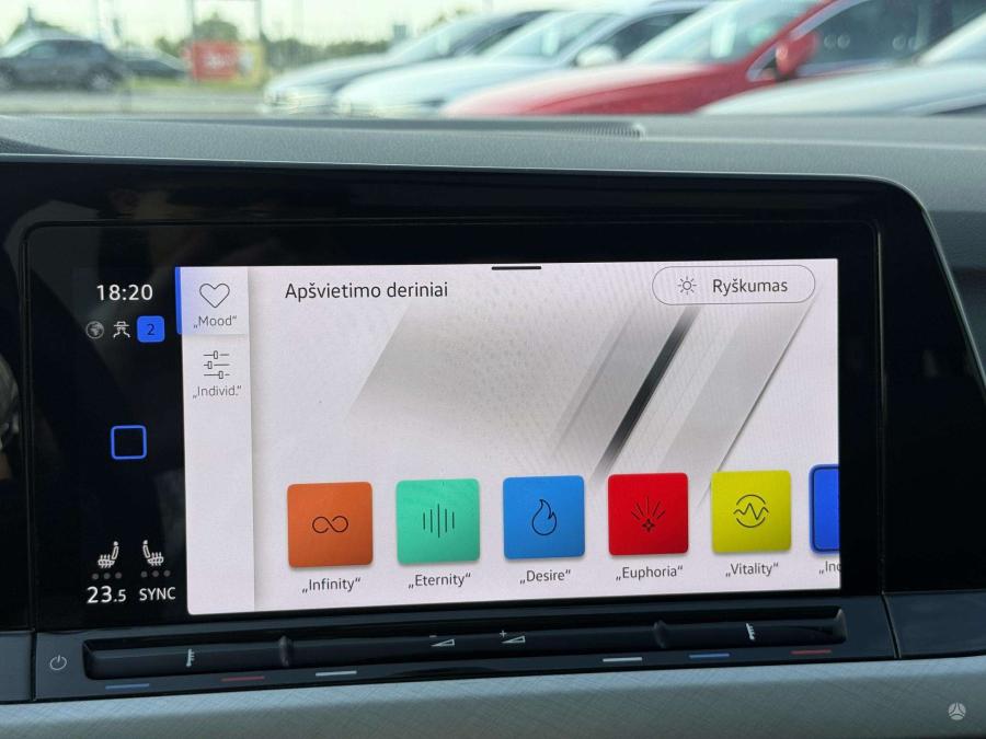 Blue Volkswagen Golf 2022 in Vilnius, with an engine capacity of 1.97 L and mileage of 206 thousand km for 13999 €, photo 42 on AUTOMOTO.COM.LV