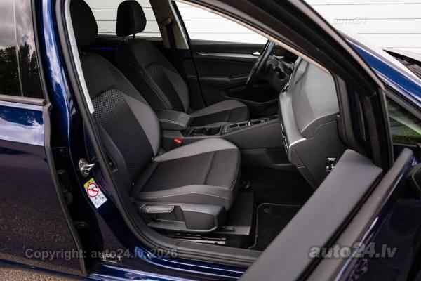 Blue Volkswagen Golf 2023 in Riga, with an engine capacity of 1.50 L and mileage of 129 thousand km for 18958 €, photo 6 on AUTOMOTO.COM.LV