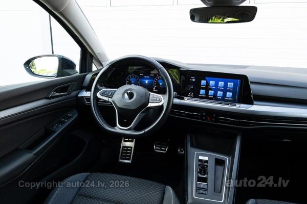 Blue Volkswagen Golf 2023 in Riga, with an engine capacity of 1.50 L and mileage of 129 thousand km for 18958 €, photo 9 on AUTOMOTO.COM.LV