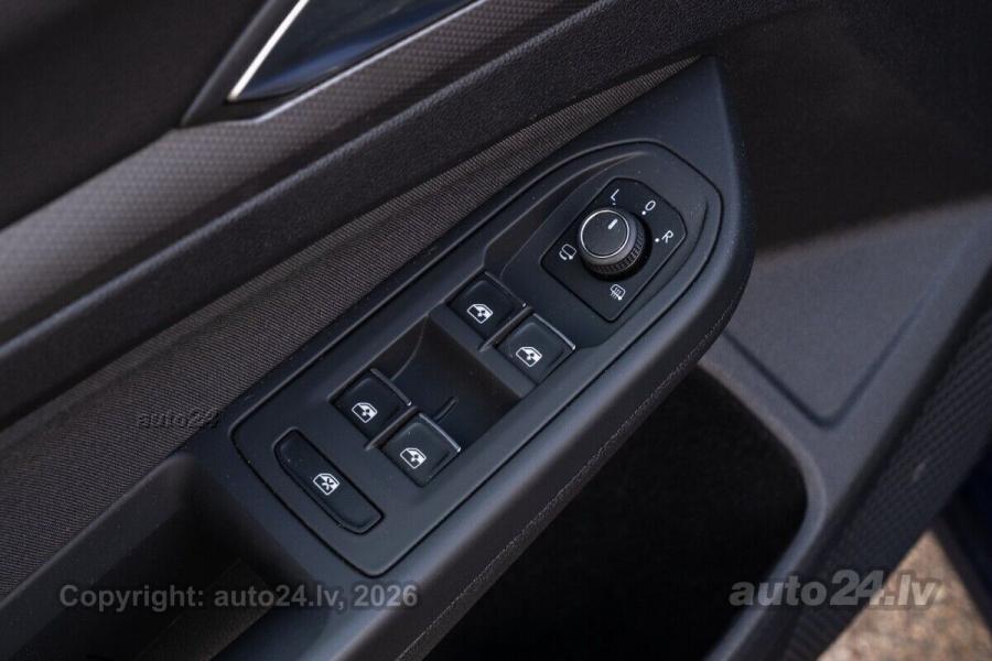 Blue Volkswagen Golf 2023 in Riga, with an engine capacity of 1.50 L and mileage of 129 thousand km for 18958 €, photo 21 on AUTOMOTO.COM.LV
