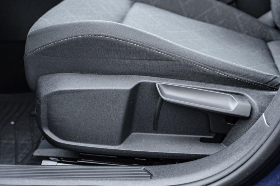 Zils Volkswagen Golf 2024 Mārupe, ar dzinēja tilpumu 1.50 L un nobraukumu 53 tūkst. km par 24900 €, foto 9 vietnē AUTOMOTO.COM.LV