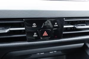 Zils Volkswagen Golf 2024 Mārupe, ar dzinēja tilpumu 1.50 L un nobraukumu 53 tūkst. km par 24900 €, foto 20 vietnē AUTOMOTO.COM.LV