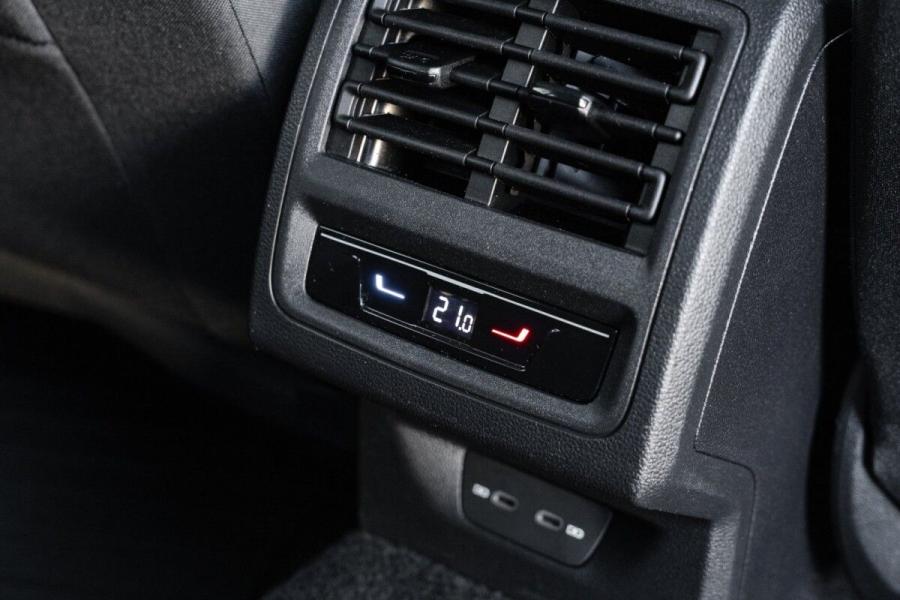 Zils Volkswagen Golf 2024 Mārupe, ar dzinēja tilpumu 1.50 L un nobraukumu 53 tūkst. km par 24900 €, foto 23 vietnē AUTOMOTO.COM.LV