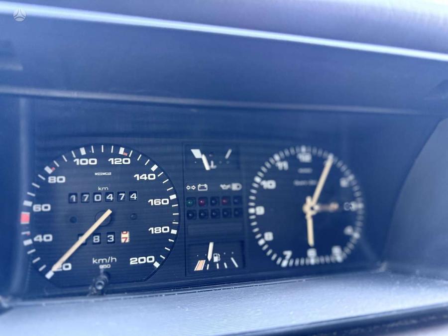 Brown Volkswagen Golf 1987 in Vilnius, with an engine capacity of 1.60 L and mileage of 171 thousand km for 1499 €, photo 11 on AUTOMOTO.COM.LV