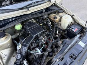 Brown Volkswagen Golf 1987 in Vilnius, with an engine capacity of 1.60 L and mileage of 171 thousand km for 1499 €, photo 12 on AUTOMOTO.COM.LV