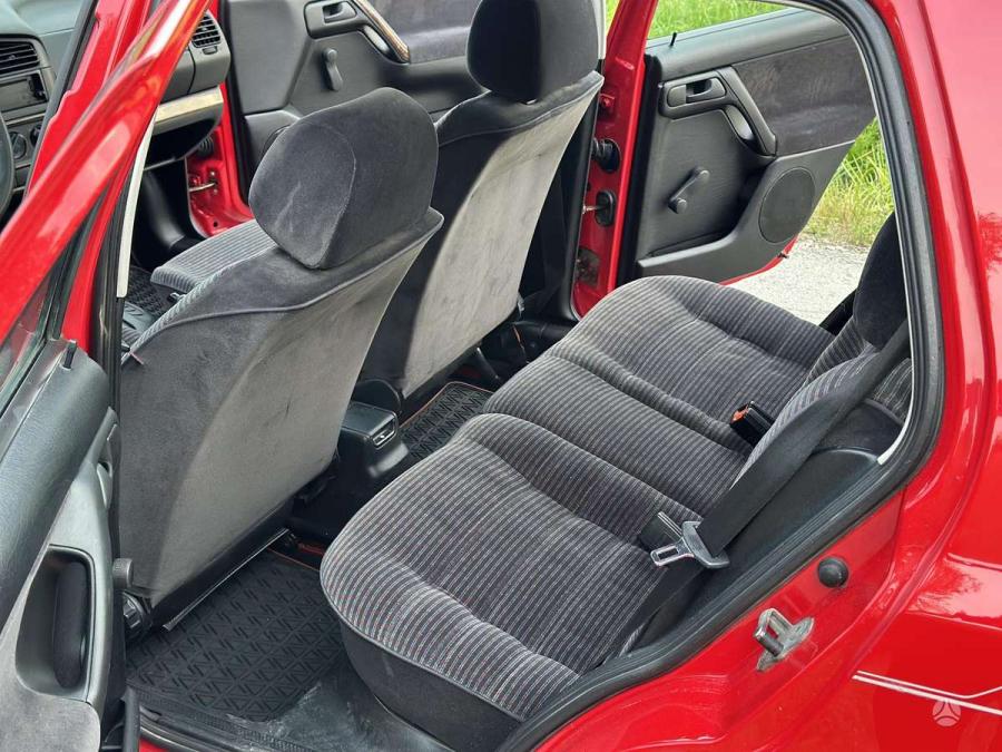 Brūns Volkswagen Golf 1994 Šauļi, ar dzinēja tilpumu 1.78 L un nobraukumu 153 tūkst. km par 3200 €, foto 15 vietnē AUTOMOTO.COM.LV