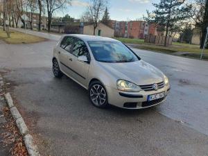 Brūns Volkswagen Golf 2005 Vilkaviškis, ar dzinēja tilpumu 1.97 L un nobraukumu 380 tūkst. km par 1450 €, foto  vietnē AUTOMOTO.COM.LV