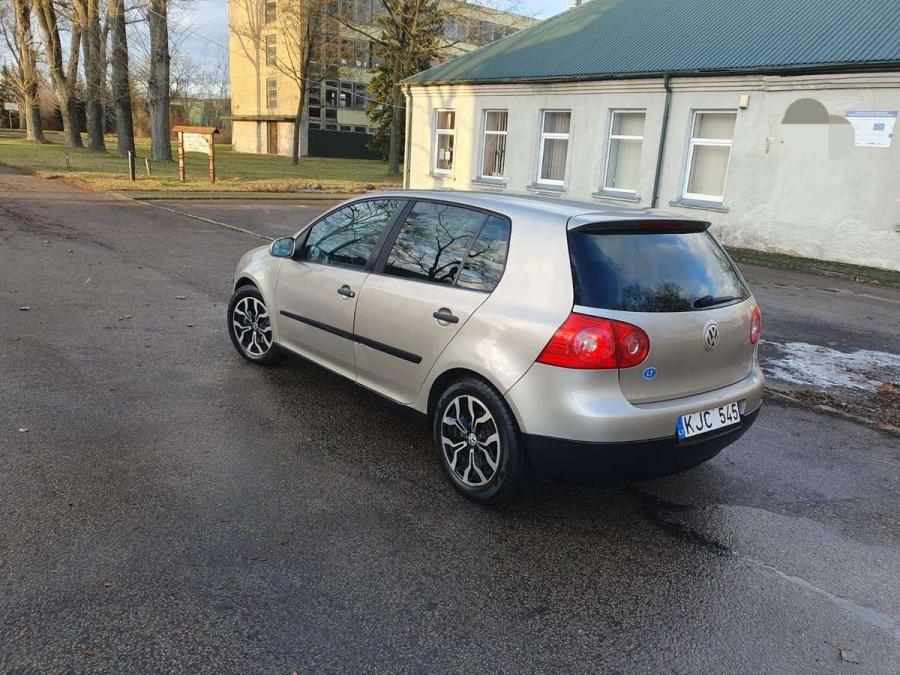 Brūns Volkswagen Golf 2005 Vilkaviškis, ar dzinēja tilpumu 1.97 L un nobraukumu 380 tūkst. km par 1450 €, foto 4 vietnē AUTOMOTO.COM.LV
