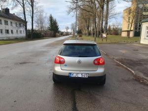 Brūns Volkswagen Golf 2005 Vilkaviškis, ar dzinēja tilpumu 1.97 L un nobraukumu 380 tūkst. km par 1450 €, foto 6 vietnē AUTOMOTO.COM.LV