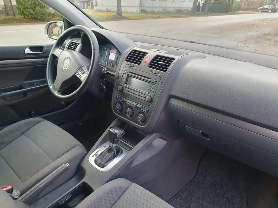 Brūns Volkswagen Golf 2005 Vilkaviškis, ar dzinēja tilpumu 1.97 L un nobraukumu 380 tūkst. km par 1450 €, foto 7 vietnē AUTOMOTO.COM.LV