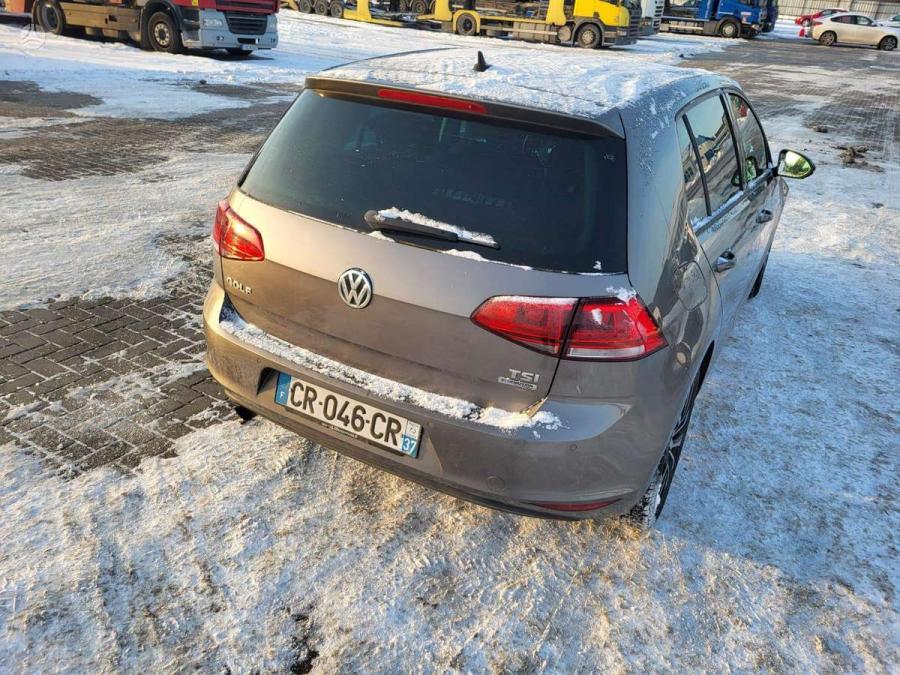 Brown Volkswagen Golf 2013 in Taurage, with an engine capacity of 1.20 L and mileage of 240 thousand km for 5400 €, photo 5 on AUTOMOTO.COM.LV