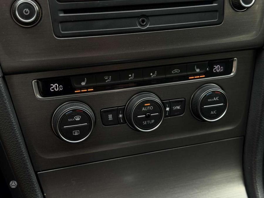 Brown Volkswagen Golf 2013 in Rokiskis, with an engine capacity of 1.40 L and mileage of 260 thousand km for 5150 €, photo 31 on AUTOMOTO.COM.LV