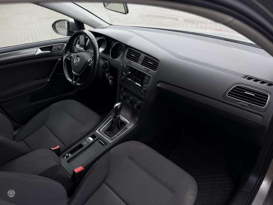 Brown Volkswagen Golf 2013 in Rokiskis, with an engine capacity of 1.40 L and mileage of 260 thousand km for 4650 €, photo 20 on AUTOMOTO.COM.LV