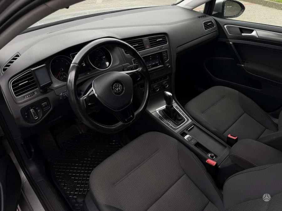 Brown Volkswagen Golf 2013 in Rokiskis, with an engine capacity of 1.40 L and mileage of 260 thousand km for 4650 €, photo 21 on AUTOMOTO.COM.LV