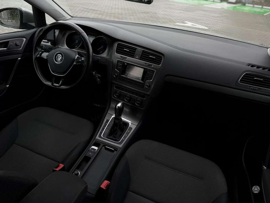 Brown Volkswagen Golf 2013 in Rokiskis, with an engine capacity of 1.40 L and mileage of 260 thousand km for 4650 €, photo 23 on AUTOMOTO.COM.LV