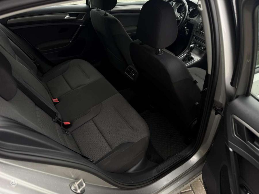 Brown Volkswagen Golf 2013 in Rokiskis, with an engine capacity of 1.40 L and mileage of 260 thousand km for 4650 €, photo 26 on AUTOMOTO.COM.LV
