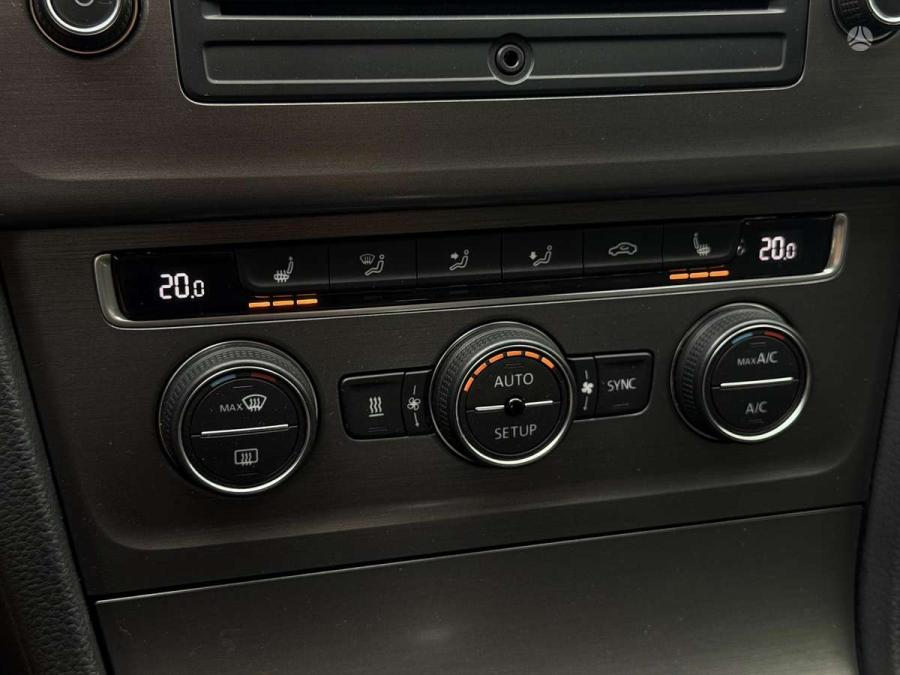 Brown Volkswagen Golf 2013 in Rokiskis, with an engine capacity of 1.40 L and mileage of 260 thousand km for 4650 €, photo 31 on AUTOMOTO.COM.LV