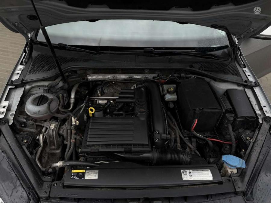 Brown Volkswagen Golf 2013 in Rokiskis, with an engine capacity of 1.40 L and mileage of 260 thousand km for 4650 €, photo 37 on AUTOMOTO.COM.LV