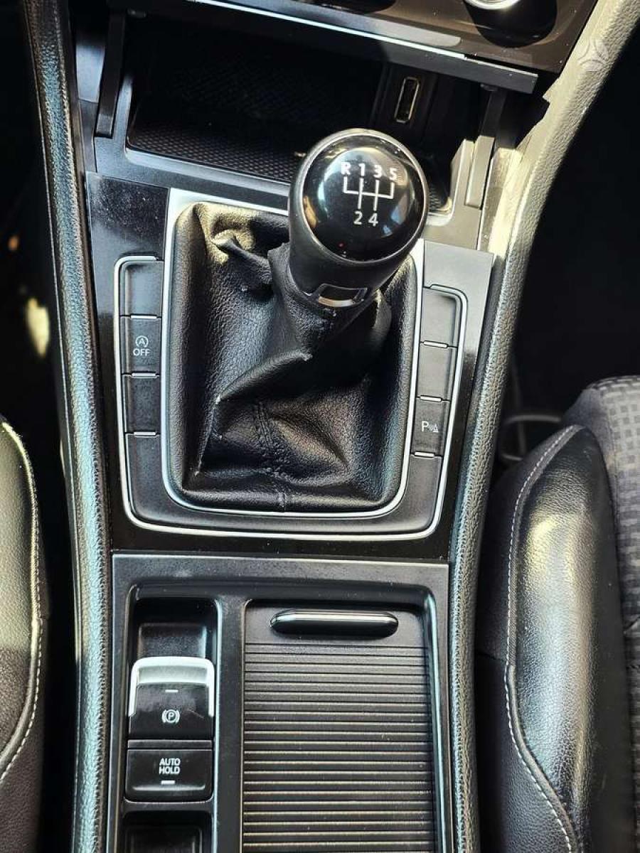 Brūns Volkswagen Golf 2014 Kaišiadorys, ar dzinēja tilpumu 1.60 L un nobraukumu 401 tūkst. km par 5650 €, foto 39 vietnē AUTOMOTO.COM.LV