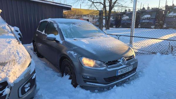 Brown Volkswagen Golf 2015 in Kaunas, with an engine capacity of 1.60 L and mileage of 280 thousand km for 4900 €, photo 1 on AUTOMOTO.COM.LV