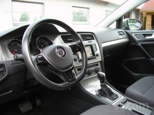 Brown Volkswagen Golf 2015 in Riga, with an engine capacity of 1.60 L and mileage of 0 thousand km for 8650 €, photo 17 on AUTOMOTO.COM.LV