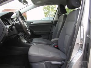 Brown Volkswagen Golf 2015 in Riga, with an engine capacity of 1.60 L and mileage of 0 thousand km for 8650 €, photo 19 on AUTOMOTO.COM.LV