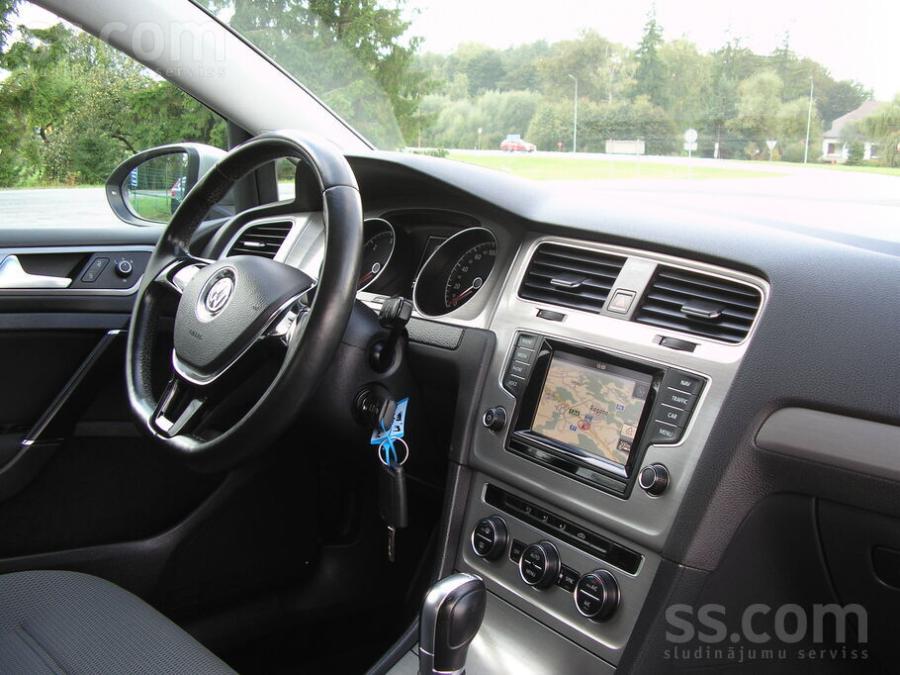 Brown Volkswagen Golf 2015 in Riga, with an engine capacity of 1.60 L and mileage of 0 thousand km for 8650 €, photo 26 on AUTOMOTO.COM.LV