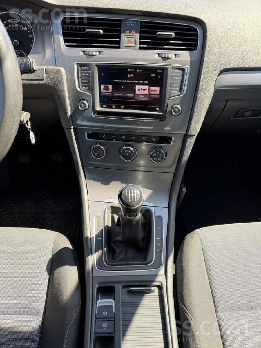 Brūns Volkswagen Golf 2016 Ventspils, ar dzinēja tilpumu 1.40 L un nobraukumu 57 tūkst. km par 8990 €, foto 17 vietnē AUTOMOTO.COM.LV