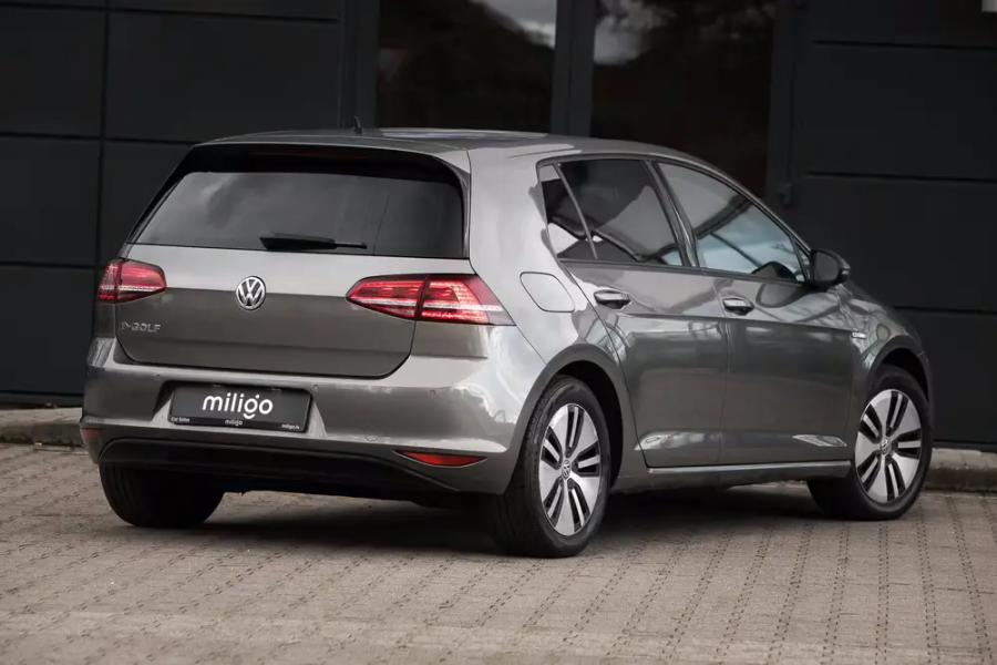 Brūns Volkswagen Golf 2016 Jelgava, ar dzinēja tilpumu 0.00 L un nobraukumu 173 tūkst. km par 6500 €, foto 9 vietnē AUTOMOTO.COM.LV