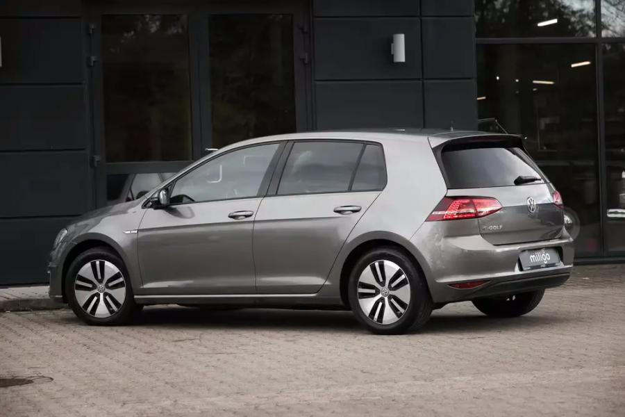 Brūns Volkswagen Golf 2016 Jelgava, ar dzinēja tilpumu 0.00 L un nobraukumu 173 tūkst. km par 6500 €, foto 11 vietnē AUTOMOTO.COM.LV