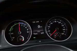 Brūns Volkswagen Golf 2016 Jelgava, ar dzinēja tilpumu 0.00 L un nobraukumu 173 tūkst. km par 6500 €, foto 33 vietnē AUTOMOTO.COM.LV