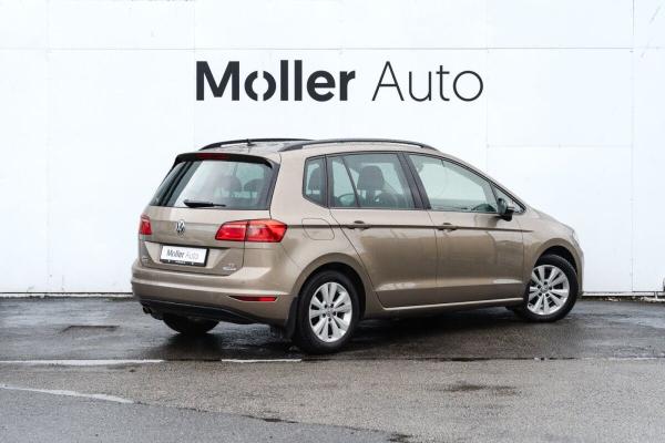 Brūns Volkswagen Golf 2017 Rīga, ar dzinēja tilpumu 1.40 L un nobraukumu 154 tūkst. km par 9500 €, foto 4 vietnē AUTOMOTO.COM.LV