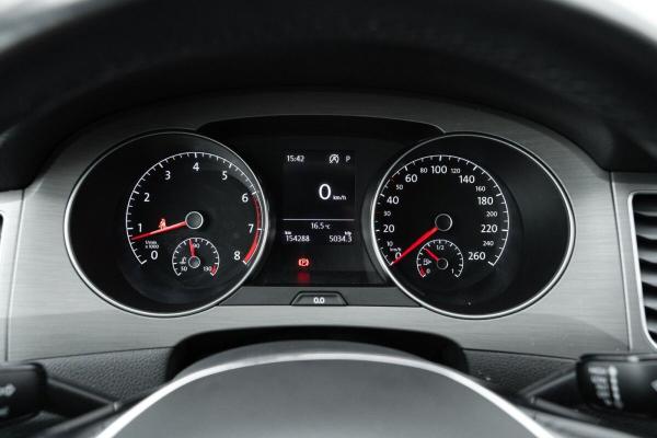 Brūns Volkswagen Golf 2017 Rīga, ar dzinēja tilpumu 1.40 L un nobraukumu 154 tūkst. km par 9500 €, foto 10 vietnē AUTOMOTO.COM.LV