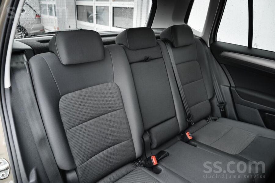 Brūns Volkswagen Golf 2017 Rīga, ar dzinēja tilpumu 1.40 L un nobraukumu 154 tūkst. km par 9500 €, foto 7 vietnē AUTOMOTO.COM.LV