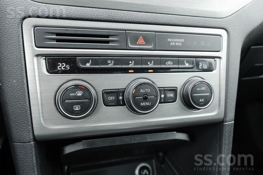 Brūns Volkswagen Golf 2017 Rīga, ar dzinēja tilpumu 1.40 L un nobraukumu 154 tūkst. km par 9500 €, foto 13 vietnē AUTOMOTO.COM.LV