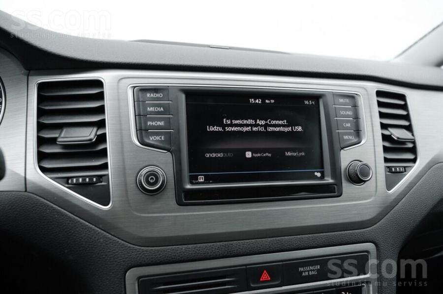 Brūns Volkswagen Golf 2017 Rīga, ar dzinēja tilpumu 1.40 L un nobraukumu 154 tūkst. km par 9500 €, foto 14 vietnē AUTOMOTO.COM.LV