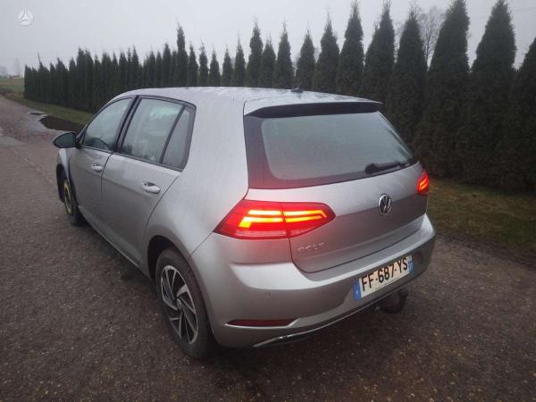 Brown Volkswagen Golf 2019 in Telschi, with an engine capacity of 1.60 L and mileage of 95 thousand km for 5600 €, photo 4 on AUTOMOTO.COM.LV