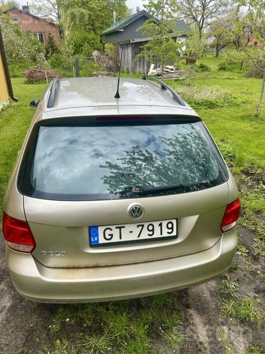 Brown Volkswagen Golf 2007 in Riga, with an engine capacity of 1.60 L and mileage of 206 thousand km for 350 €, photo 3 on AUTOMOTO.COM.LV