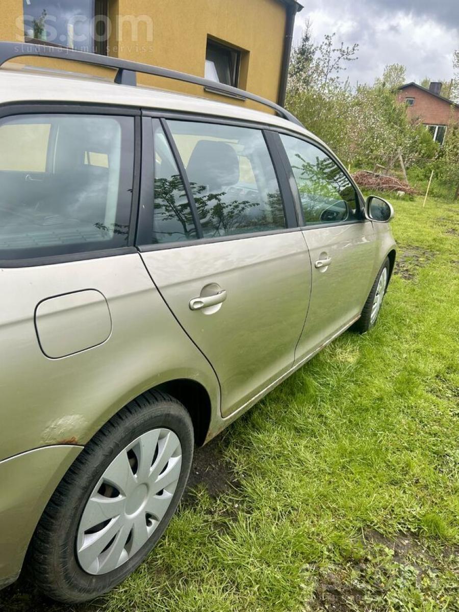 Brown Volkswagen Golf 2007 in Riga, with an engine capacity of 1.60 L and mileage of 206 thousand km for 350 €, photo 4 on AUTOMOTO.COM.LV
