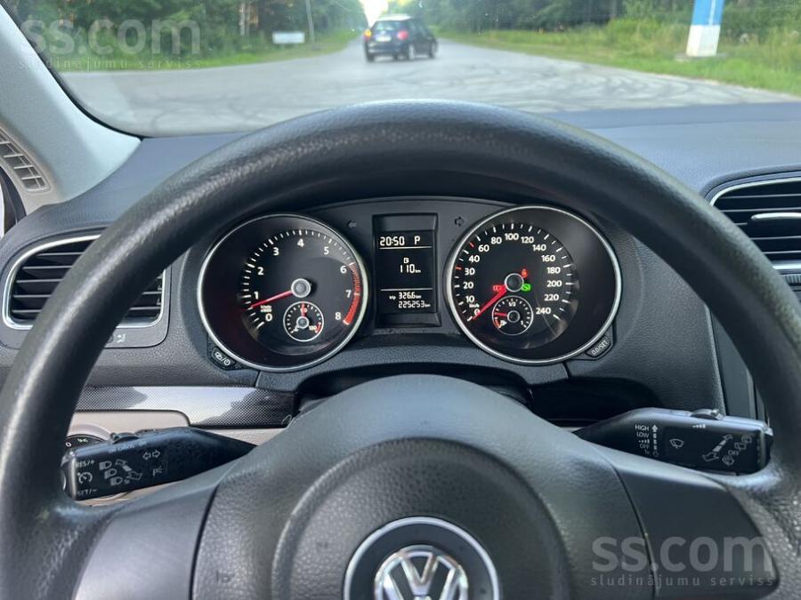 Brown Volkswagen Golf 2010 in Riga, with an engine capacity of 1.40 L and mileage of 226 thousand km for 4500 €, photo 20 on AUTOMOTO.COM.LV