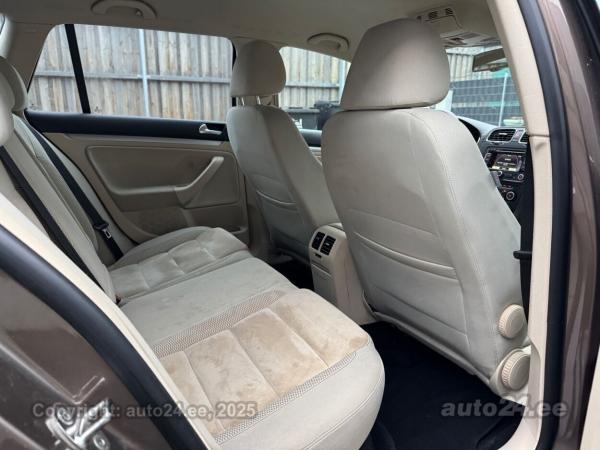 Brūns Volkswagen Golf 2011 Tartu, ar dzinēja tilpumu 1.60 L un nobraukumu 353 tūkst. km par 4400 €, foto 11 vietnē AUTOMOTO.COM.LV
