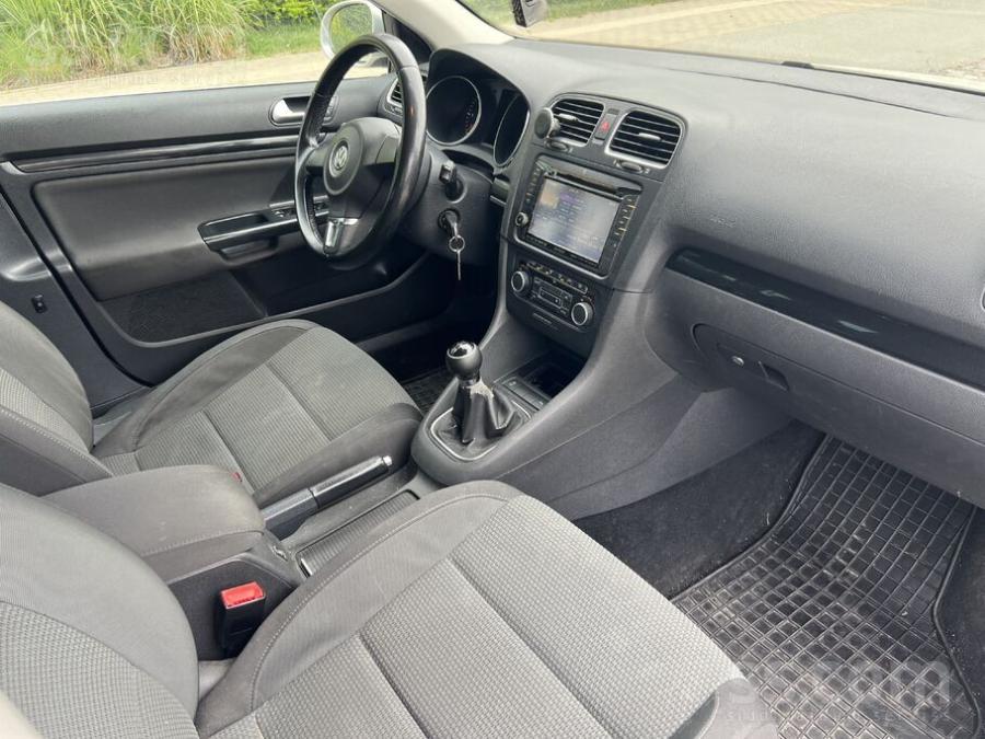 Brown Volkswagen Golf 2011 in Bauska, with an engine capacity of 1.60 L and mileage of 340 thousand km for 2940 €, photo 11 on AUTOMOTO.COM.LV