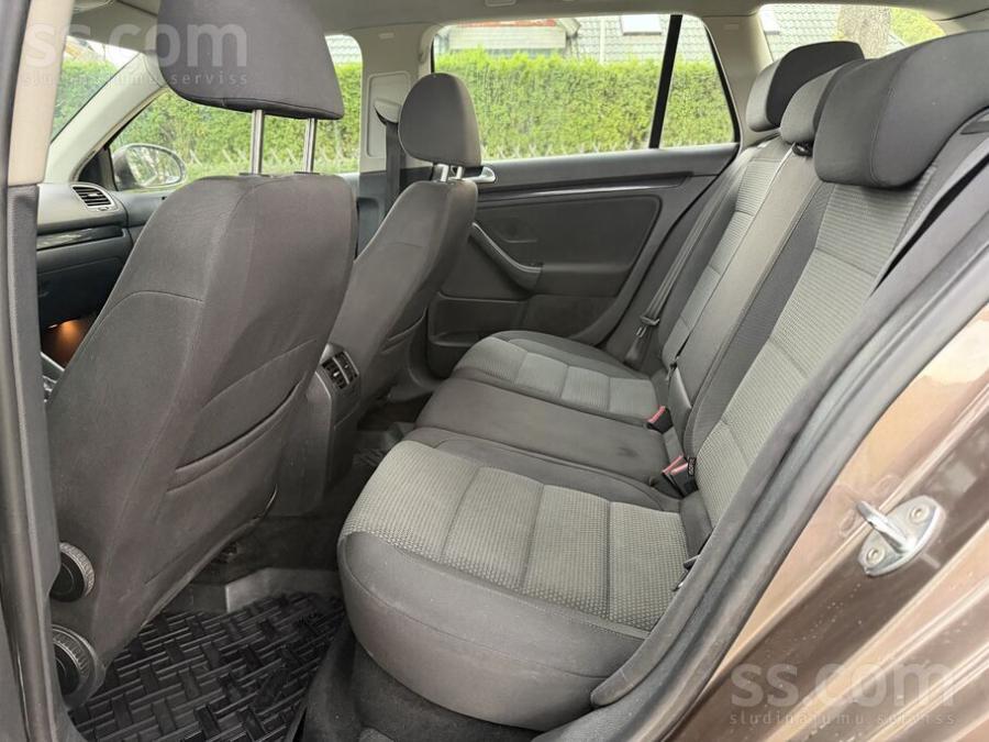 Brūns Volkswagen Golf 2011 Valmiera, ar dzinēja tilpumu 2.00 L un nobraukumu 393 tūkst. km par 3660 €, foto 26 vietnē AUTOMOTO.COM.LV