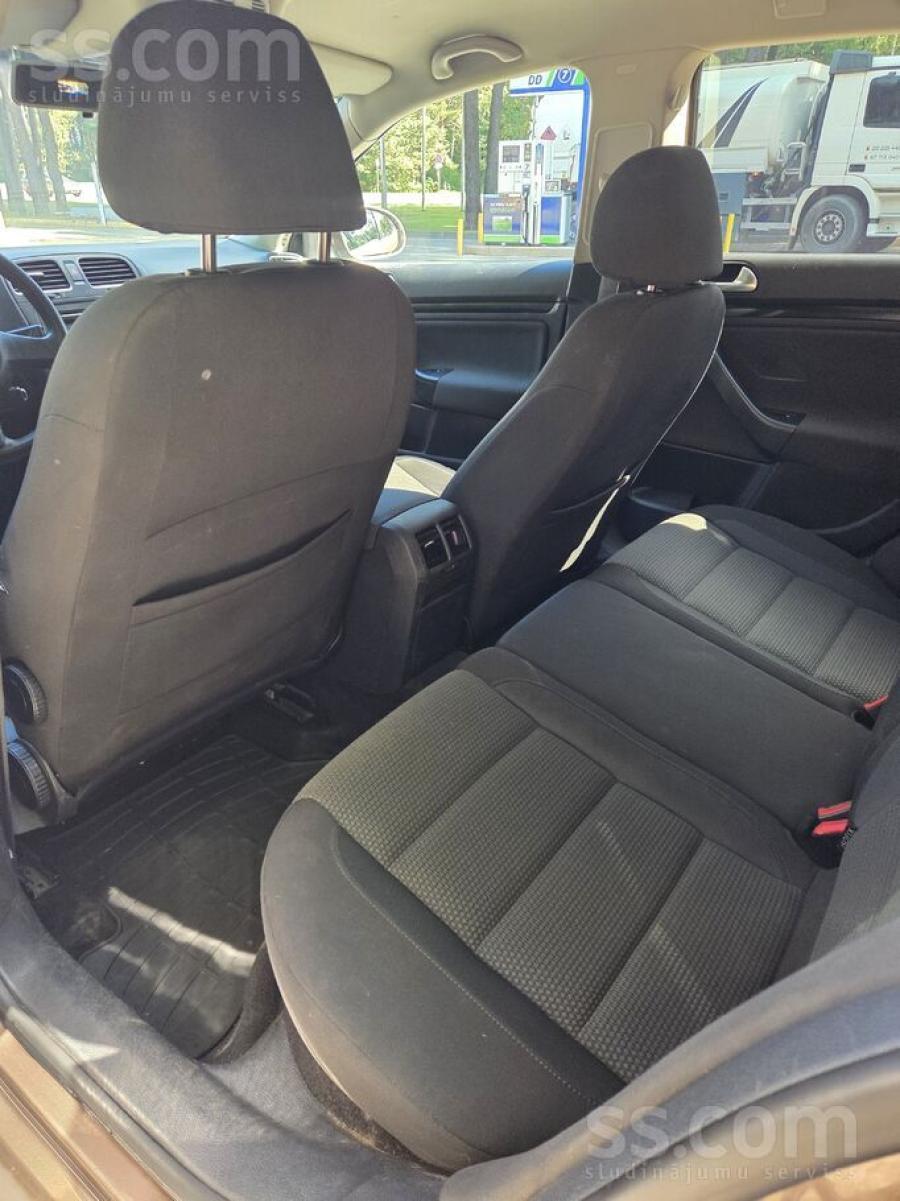 Brūns Volkswagen Golf 2011 Rīga, ar dzinēja tilpumu 1.20 L un nobraukumu 360 tūkst. km par 1250 €, foto 15 vietnē AUTOMOTO.COM.LV