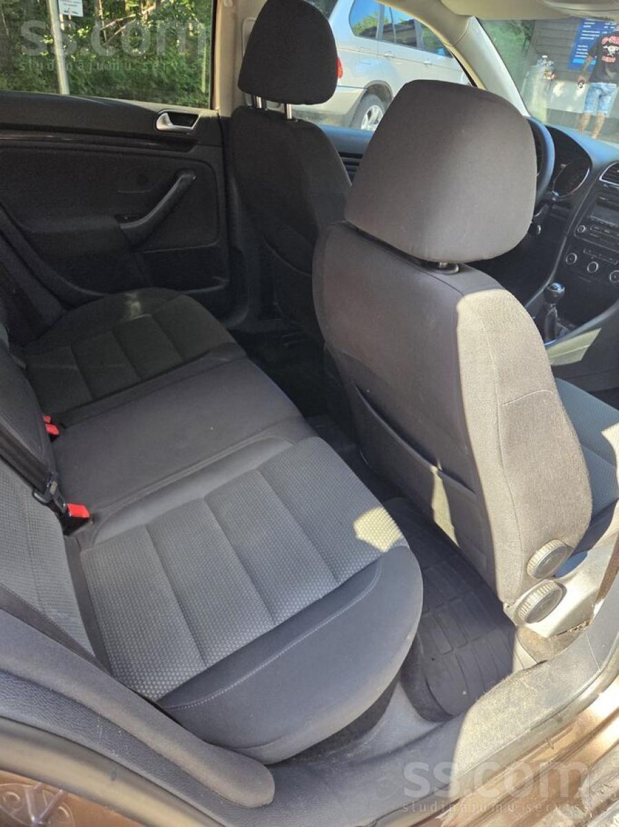 Brūns Volkswagen Golf 2011 Rīga, ar dzinēja tilpumu 1.20 L un nobraukumu 360 tūkst. km par 1250 €, foto 16 vietnē AUTOMOTO.COM.LV