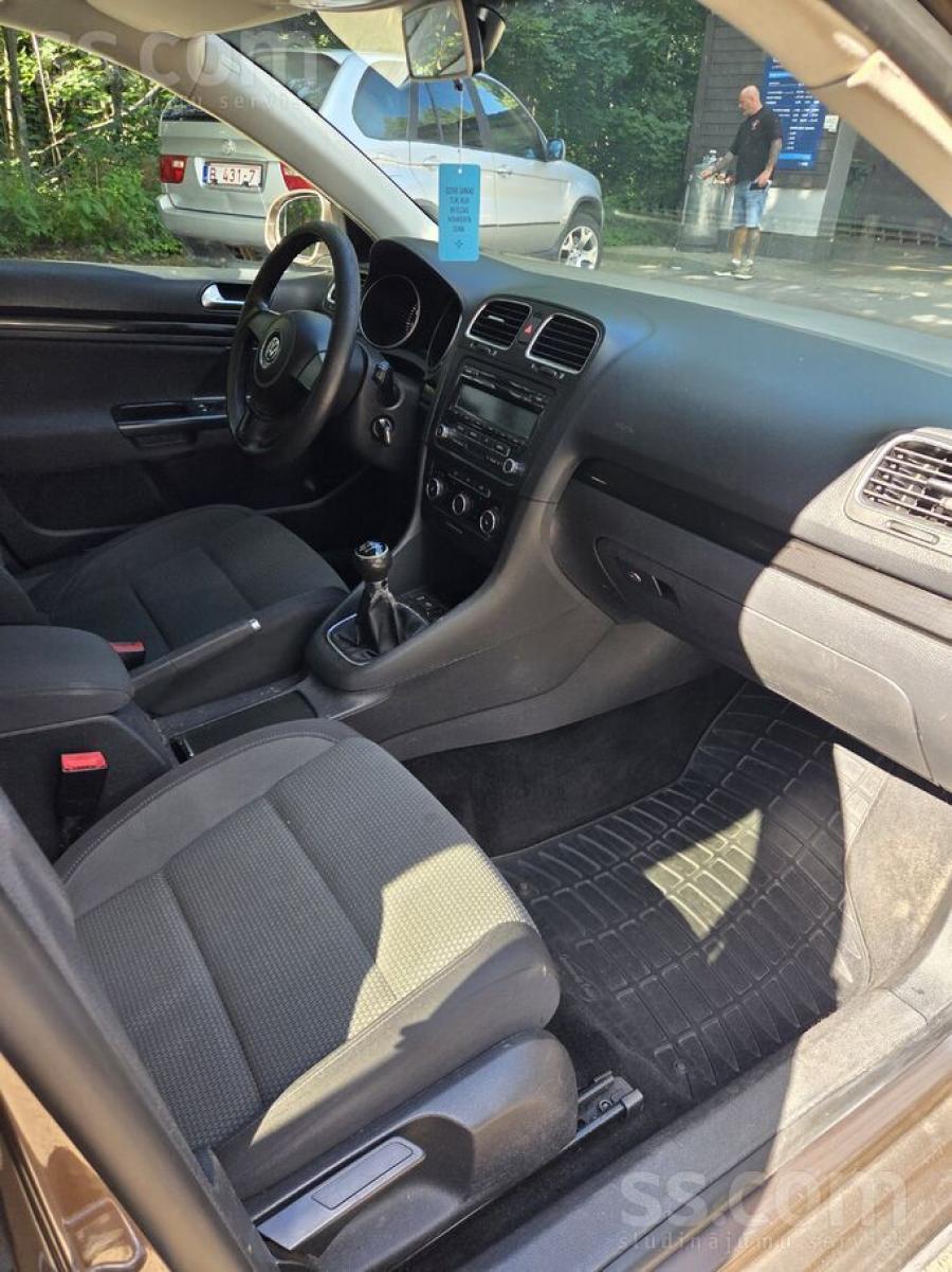Brūns Volkswagen Golf 2011 Rīga, ar dzinēja tilpumu 1.20 L un nobraukumu 360 tūkst. km par 1250 €, foto 17 vietnē AUTOMOTO.COM.LV