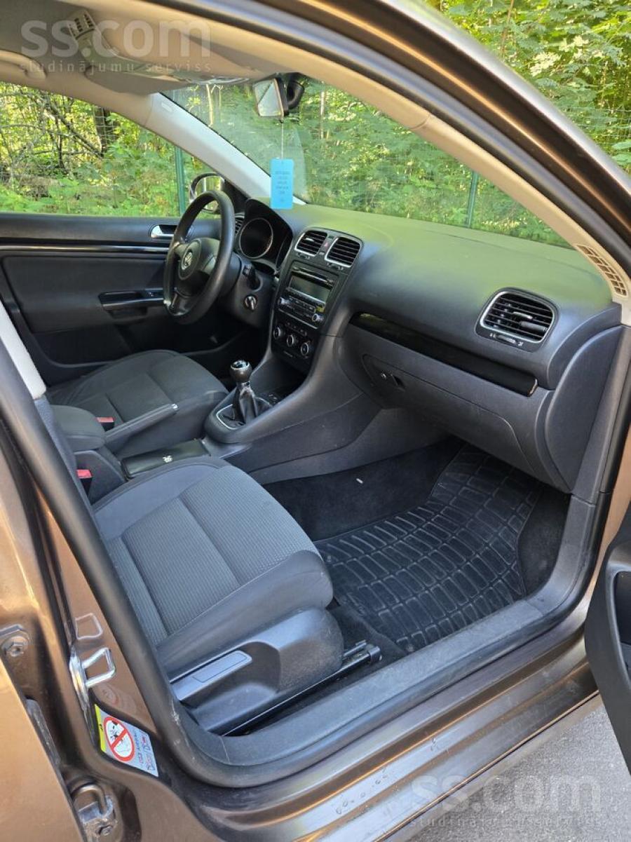 Brūns Volkswagen Golf 2011 Rīga, ar dzinēja tilpumu 1.20 L un nobraukumu 360 tūkst. km par 1250 €, foto 18 vietnē AUTOMOTO.COM.LV
