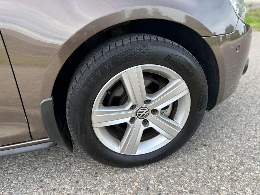 Brūns Volkswagen Golf 2011 Marijampole, ar dzinēja tilpumu 1.39 L un nobraukumu 205 tūkst. km par 3490 €, foto 9 vietnē AUTOMOTO.COM.LV