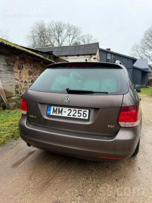 Brown Volkswagen Golf 2012 in Cesis, with an engine capacity of 1.60 L and mileage of 210 thousand km for 5100 €, photo 3 on AUTOMOTO.COM.LV