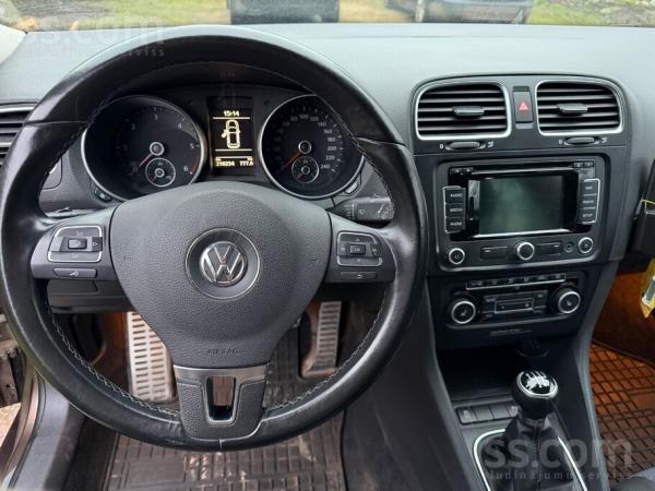 Brown Volkswagen Golf 2012 in Cesis, with an engine capacity of 1.60 L and mileage of 210 thousand km for 5100 €, photo 4 on AUTOMOTO.COM.LV